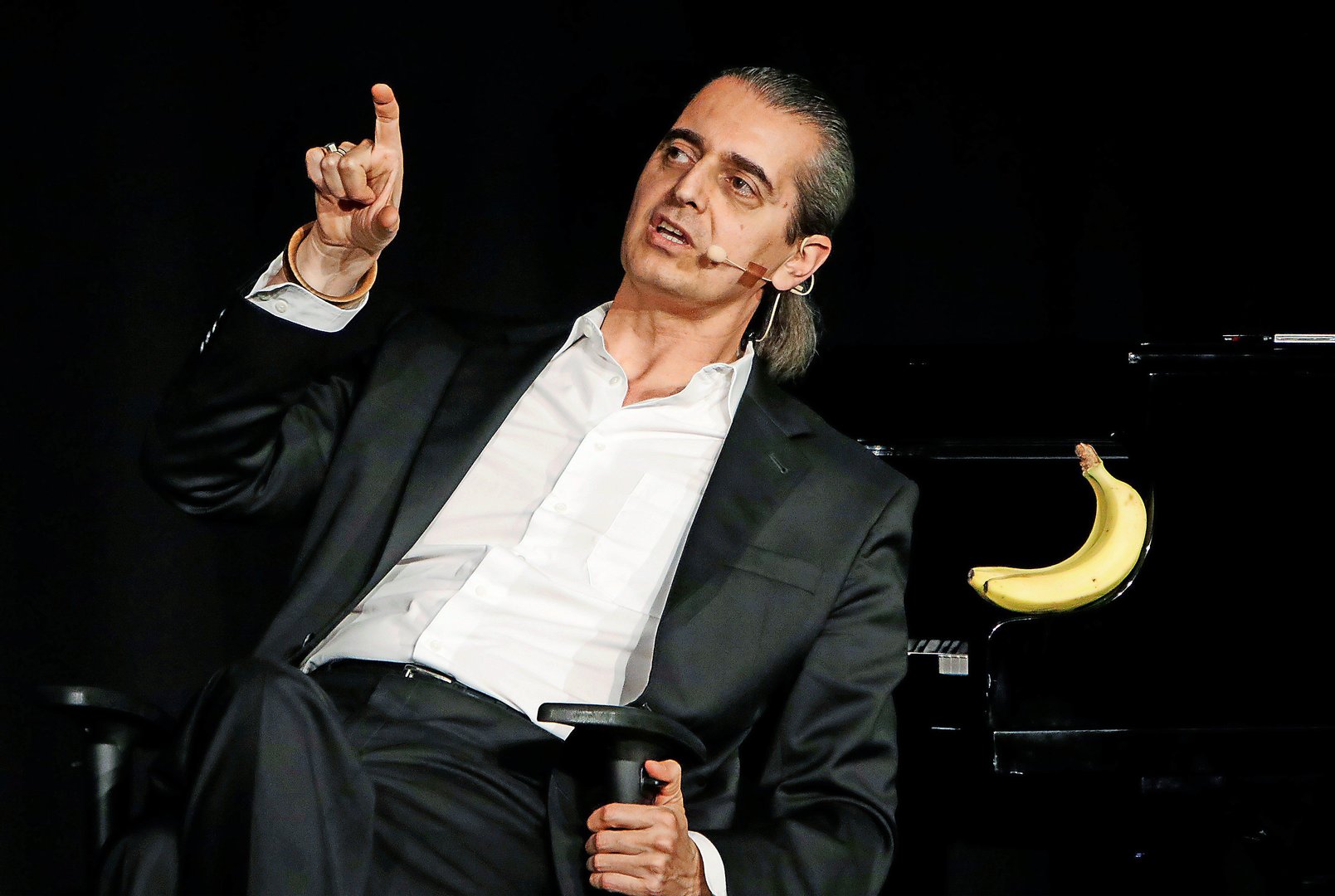 Wenn Rether wettert: „Lassen Sie die Lacherei sein“