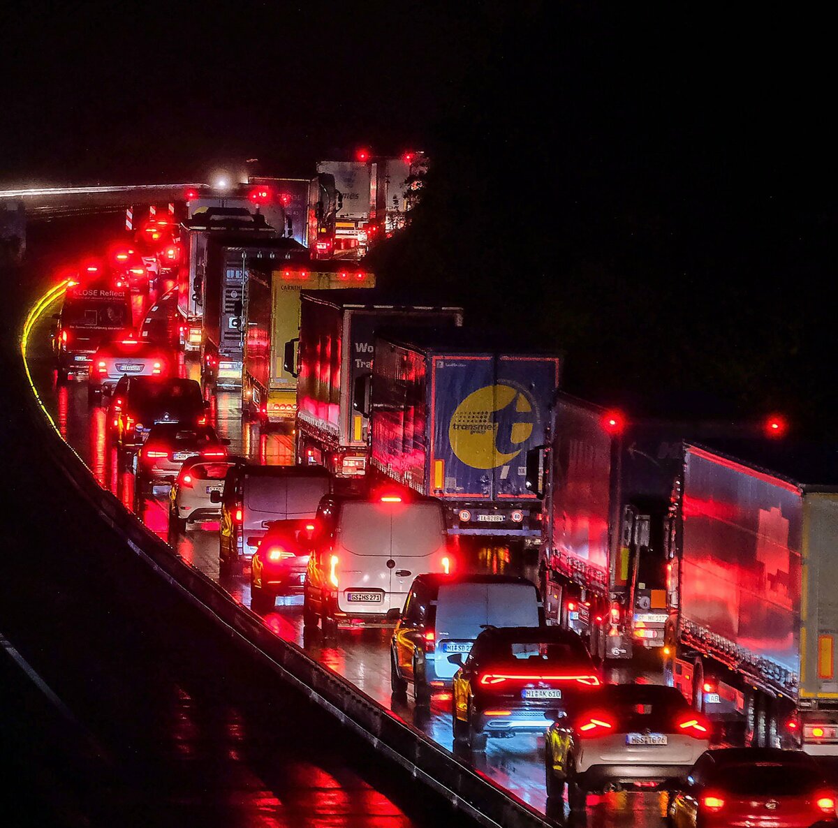 ADAC warnt vor Verkehrsstress auf der Autobahn 7