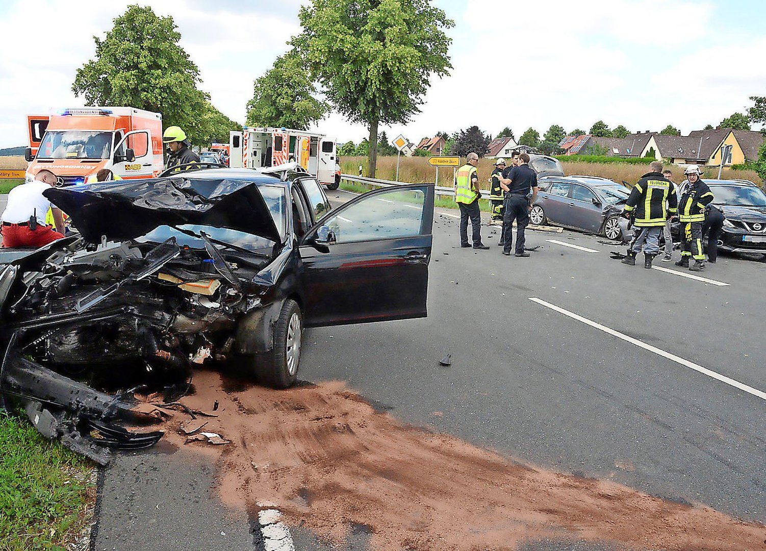 Unfall fordert drei Schwerverletzte: B 243 bei Bockenem zeitweise voll gesperrt