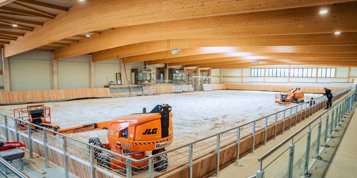 Große Eröffnung des Pferdesportzentrums