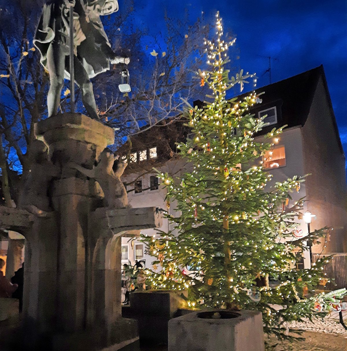 Ein „Ooooh“ für Lichter und Schmuck - Hildesheimer Allgemeine