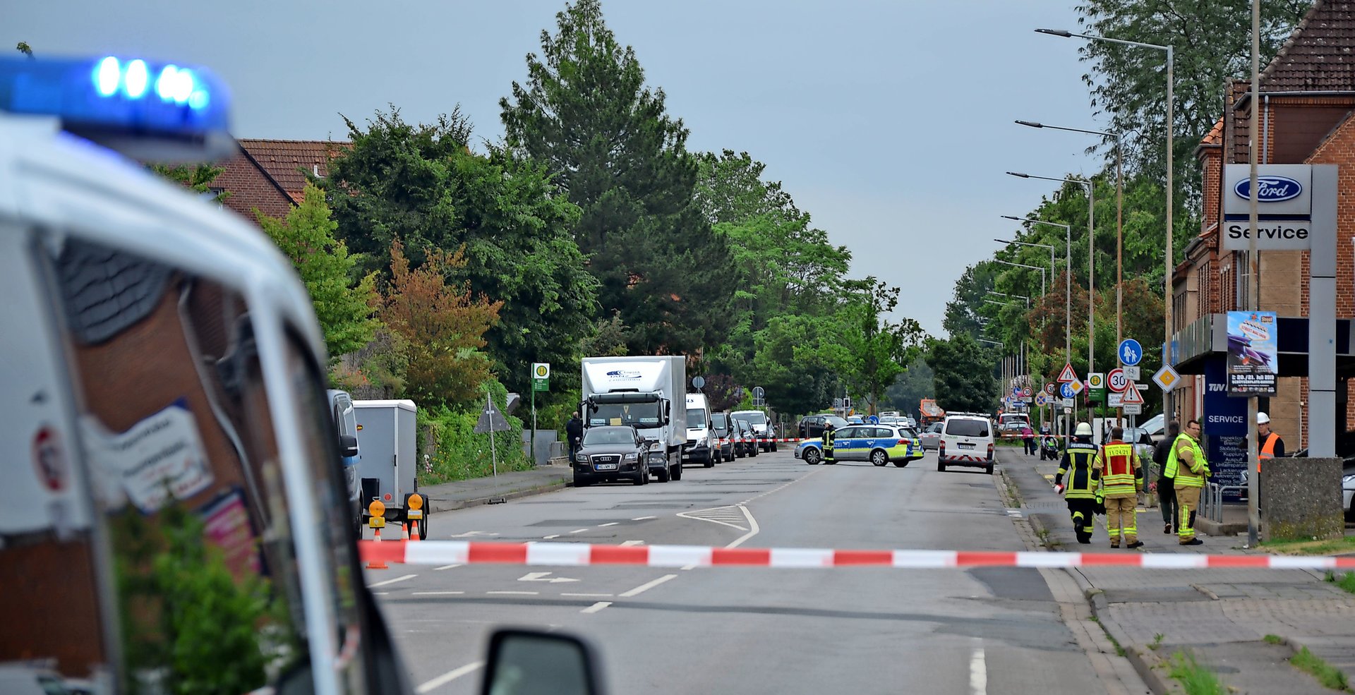 Gasleck stoppt Verkehr auf der Sarstedter Voss-Straße