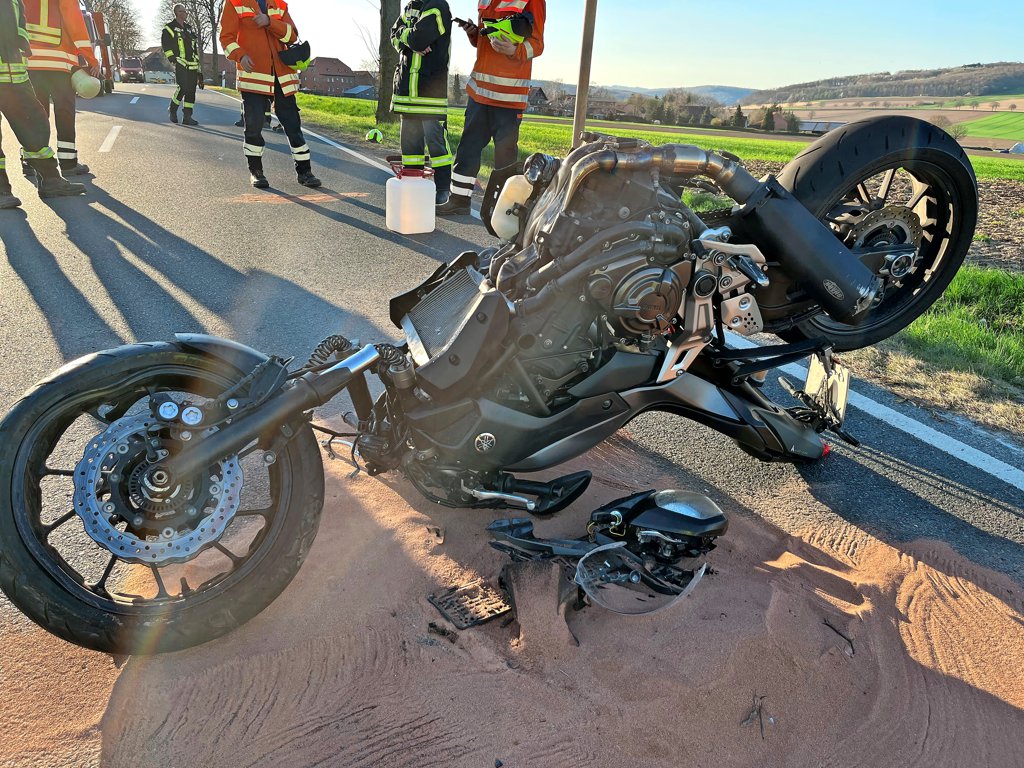 Rettungshubschrauber landet für schwer verletzte Motorradfahrerin im Hildesheimer Südkreis
