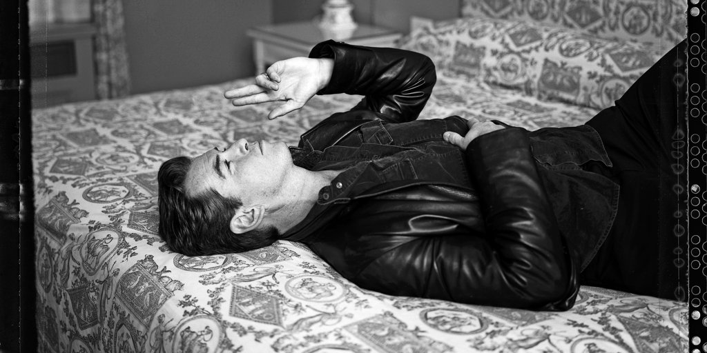 Von Brosnan bis Westwood: So sieht die Ausstellung der Starfotografin ...