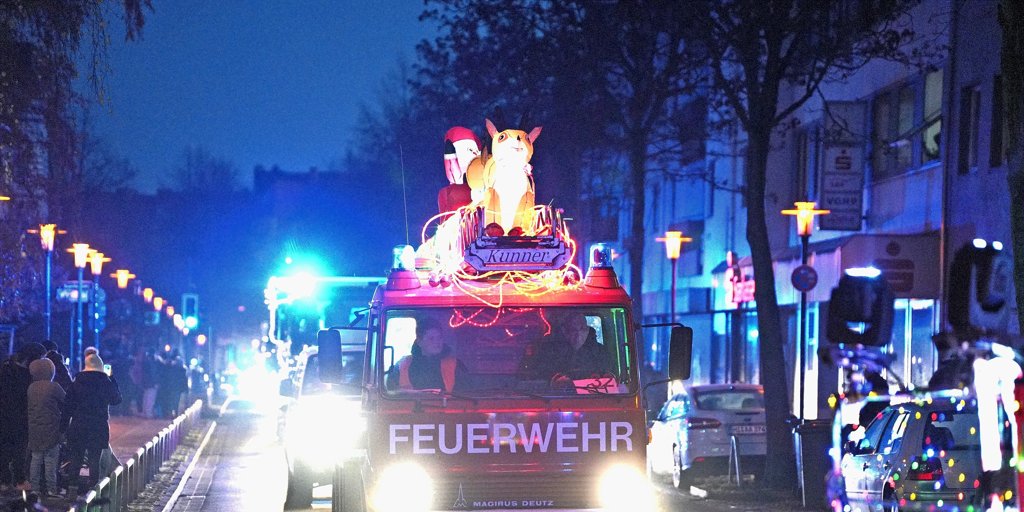 Mehr als 120 Fahrzeuge bei der dritten Hildesheimer Lichterfahrt – mit Video und Karte