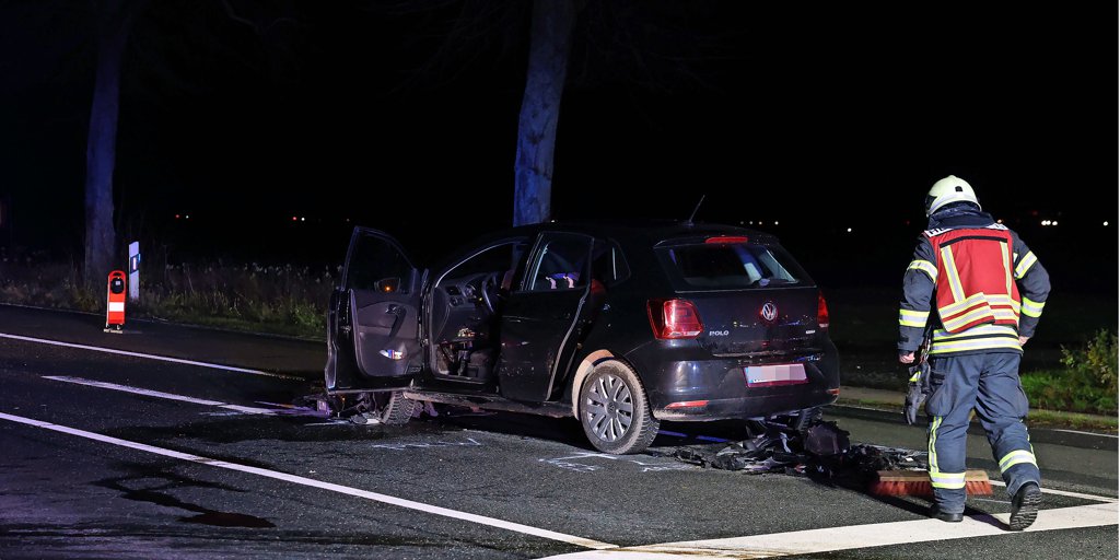 Autos kollidieren auf Hildesheimer B1-Kreuzung: Drei Personen verletzt – eine davon schwer