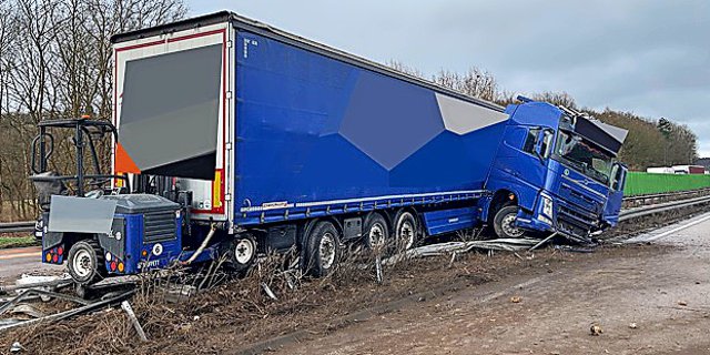 500 Liter Diesel ausgelaufen: Stundenlange Sperrung der A7 bei Hildesheim aufgehoben