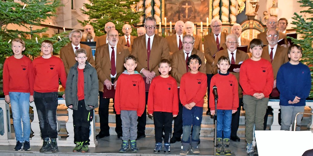 Singen an der Krippe: Knabenchor aus Eime erfreut Publikum