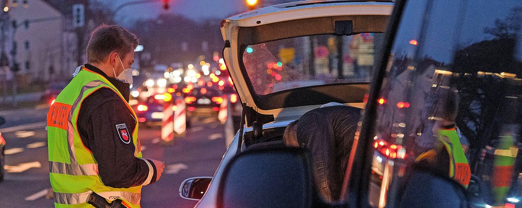 Polizei kontrolliert hunderte Autos im Landkreis Hildesheim