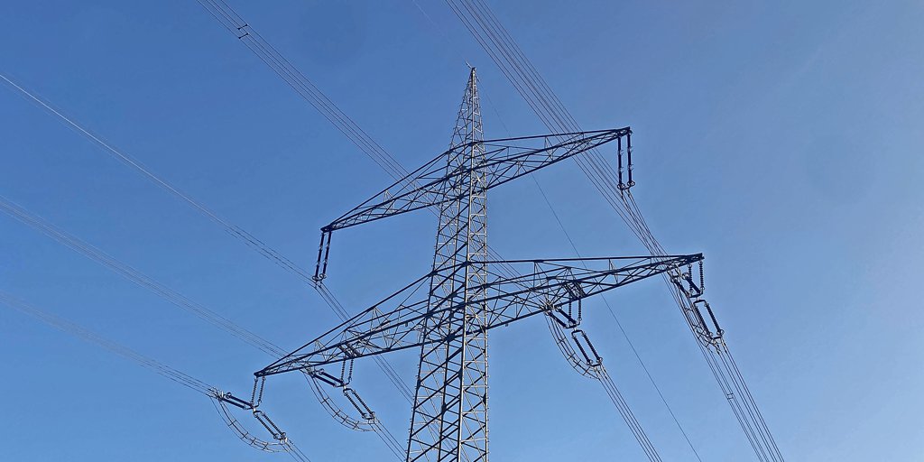 Eine große Stromtrasse im Kreis Hildesheim wird erneuert – eine andere ...