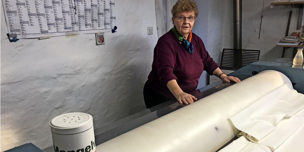 Frau Tetzlaff mangelt auch mit 84 munter weiter