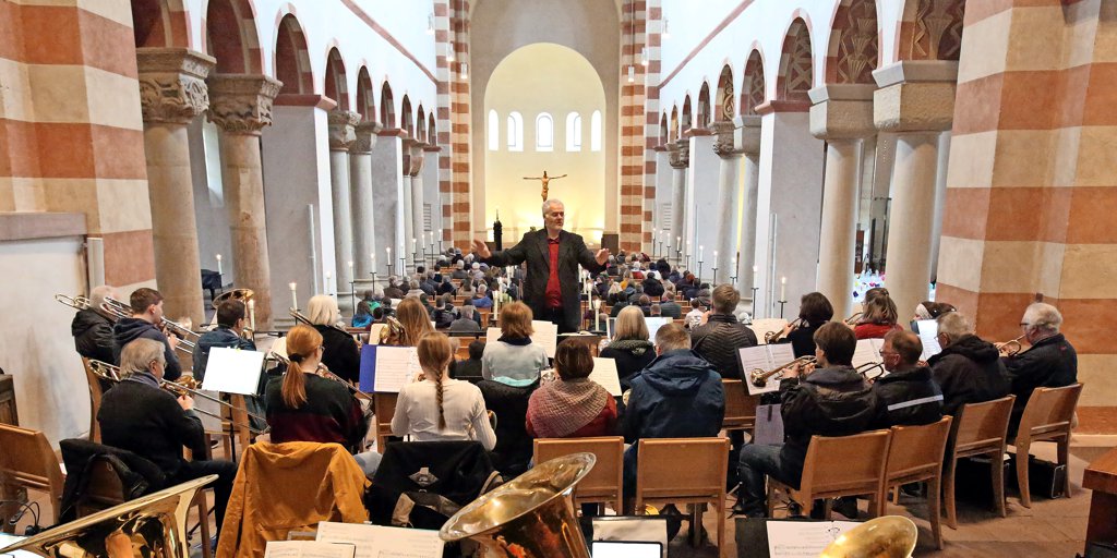 Osterbotschaften: Kirchen werben in Hildesheim für Frieden und ein ...