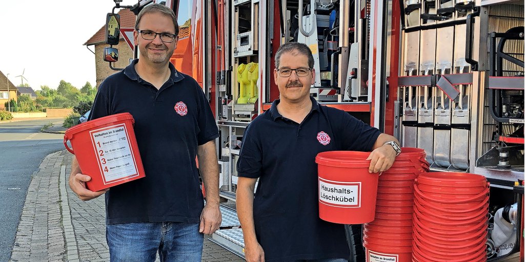 Plötzlich stehen in Söhlde über tausend Löscheimer vor den Haustüren
