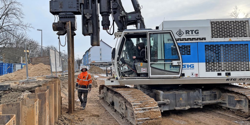 Erst die Ramme, dann in die Tiefe: Auf Drispenstedts größter Baustelle ...